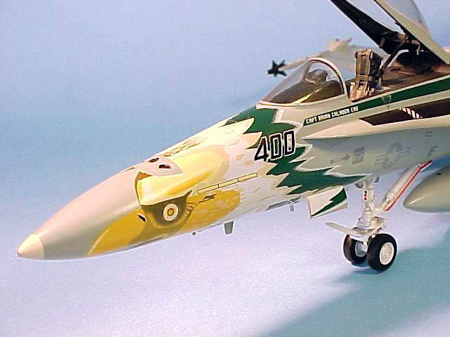 F-18 Hornet "Chippy Ho" English