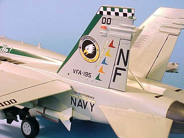 F-18 Hornet "Chippy Ho" English