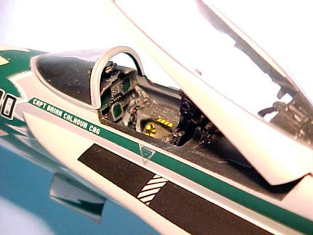 F-18 Hornet "Chippy Ho" English